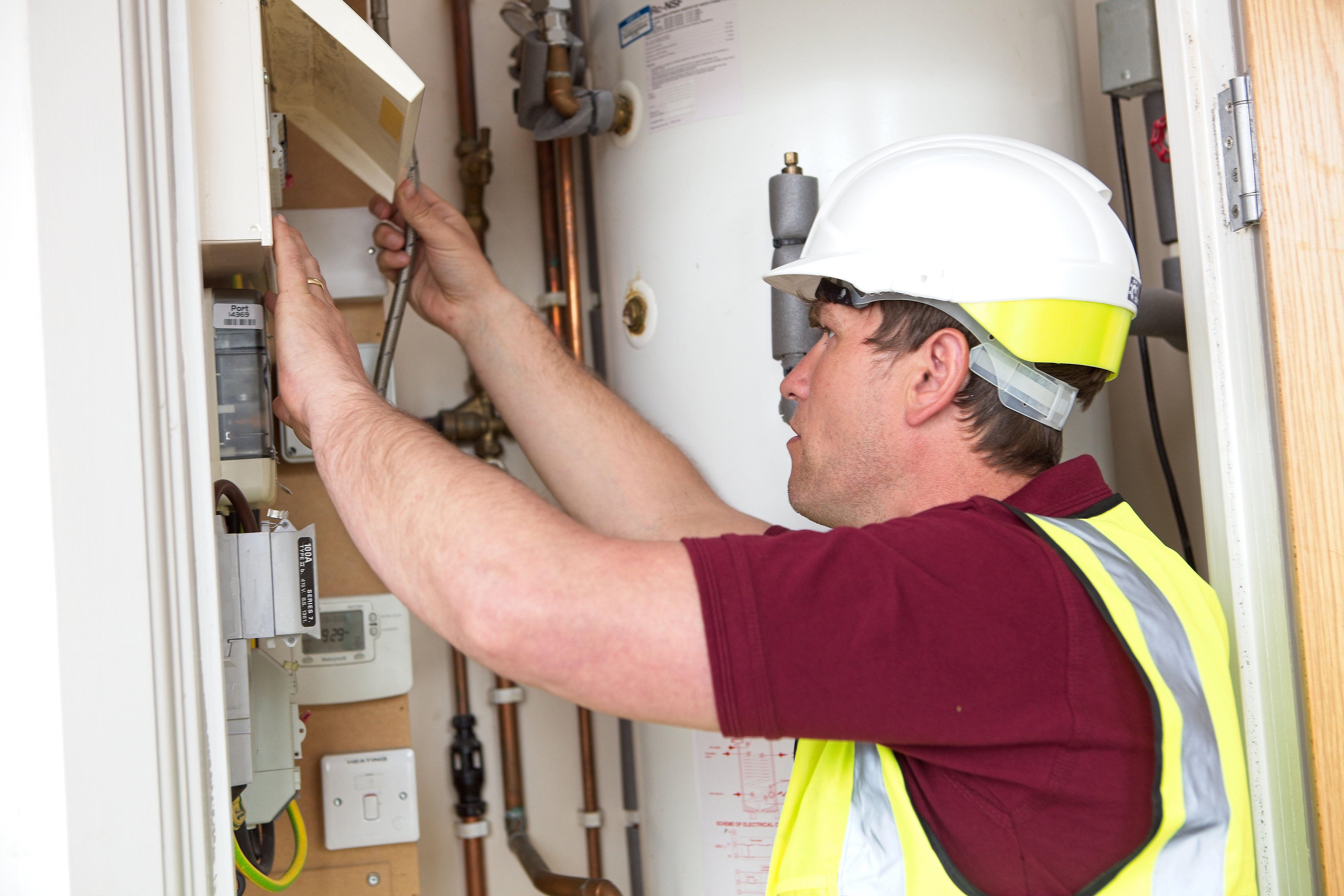 Thousands of social tenants at risk of losing heating and hot water ...